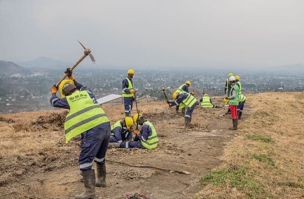 Raw Gold Mining in Africa. Discover how raw gold is Mined